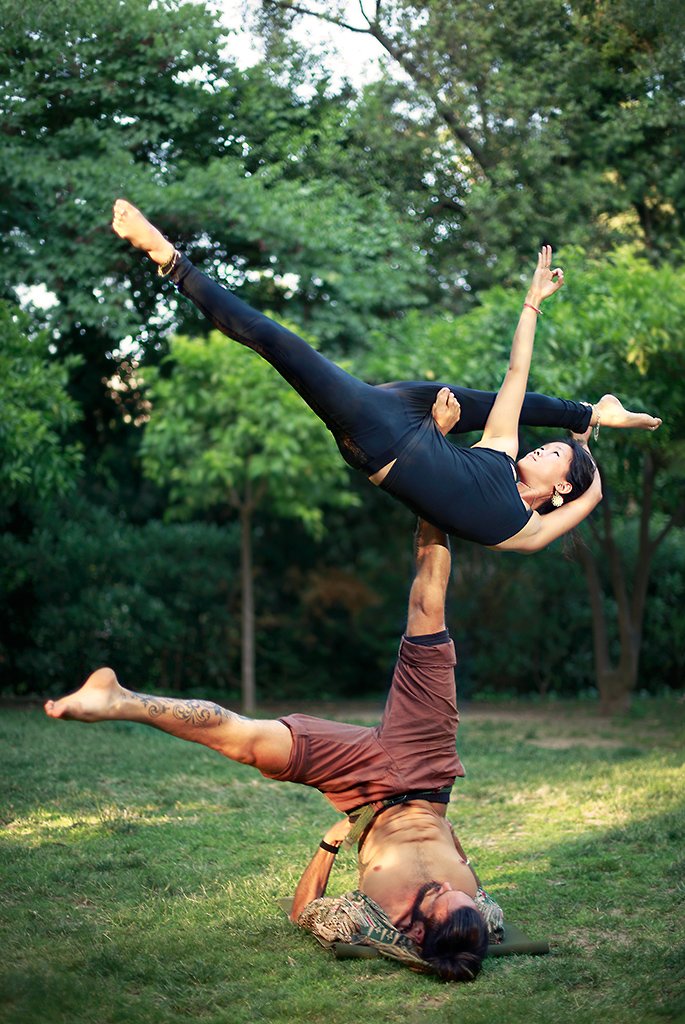 Acroyoga en pareja: Beneficios para la salud - Fotoartista
